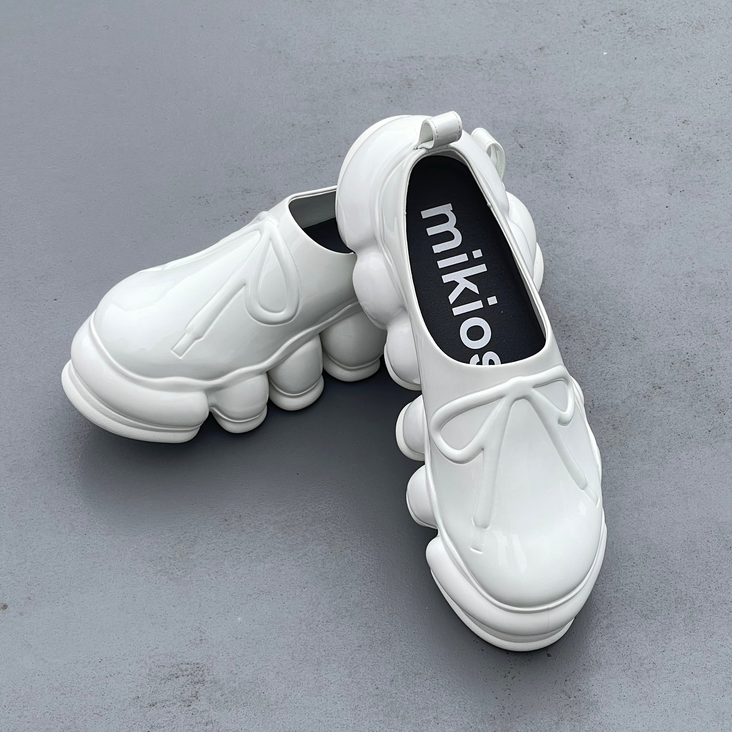 NEW JEWELRY EMBOSS SABO / WHITE / リボンシューズ | シープ / SHEEP | MIKIOSAKABE