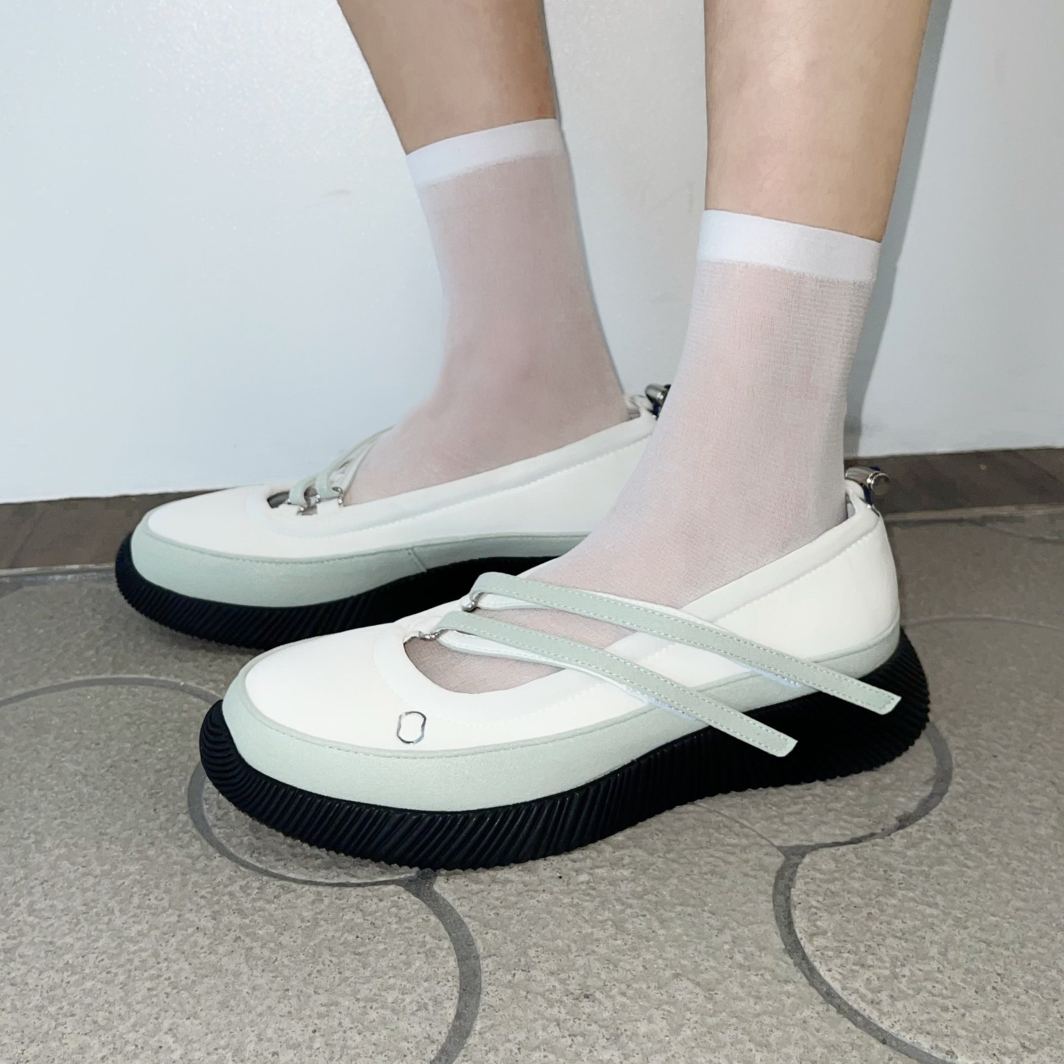 【OUTLAND】abbey / white × green suede / ストラップシューズ | シープ / SHEEP ...